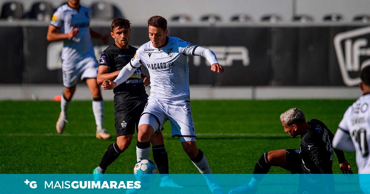 Bruno Duarte bisou no empate com a Sanjoanense - Mais Guimarães